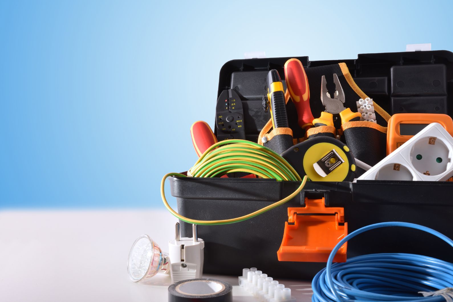 What's In an Electrician's Tool Bag? - White Cap Blog